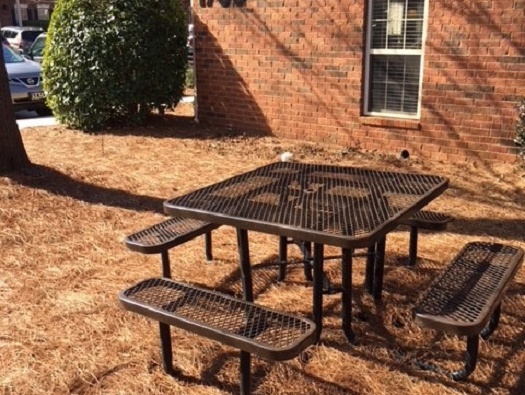 Features - 75 Wade Green Business Center Association